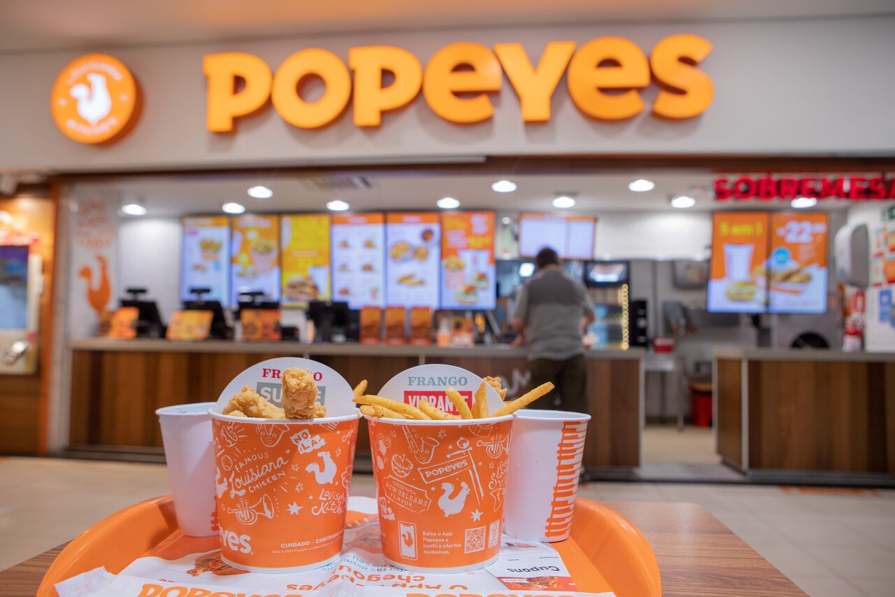 Popeyes distribui frango frito de graça no dia 1º de maio - Marca Pop